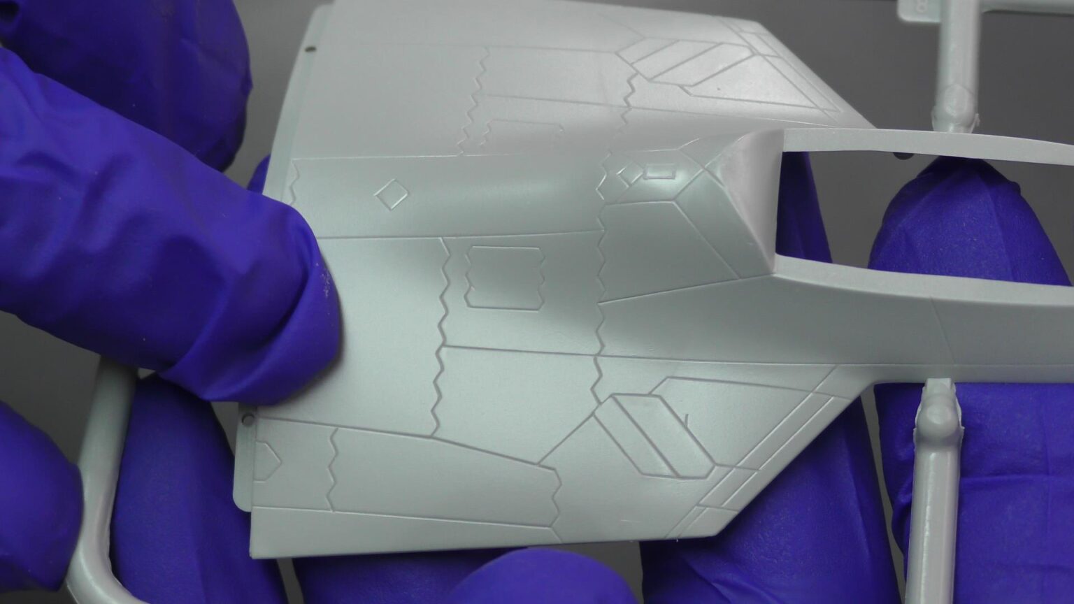 F-22 RAPTOR : TAMIYA : 1/72 SCALE : IN BOX REVIEW – Genessis Models